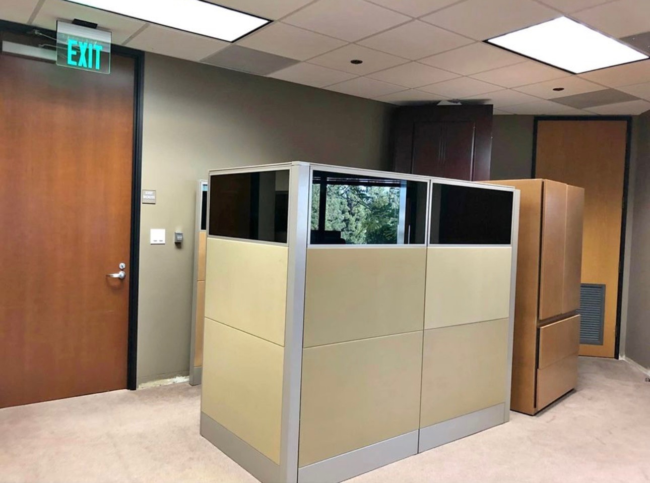 USED FRIANT PARTIAL GLASS CUBICLES-6X6X65"H - Source Master